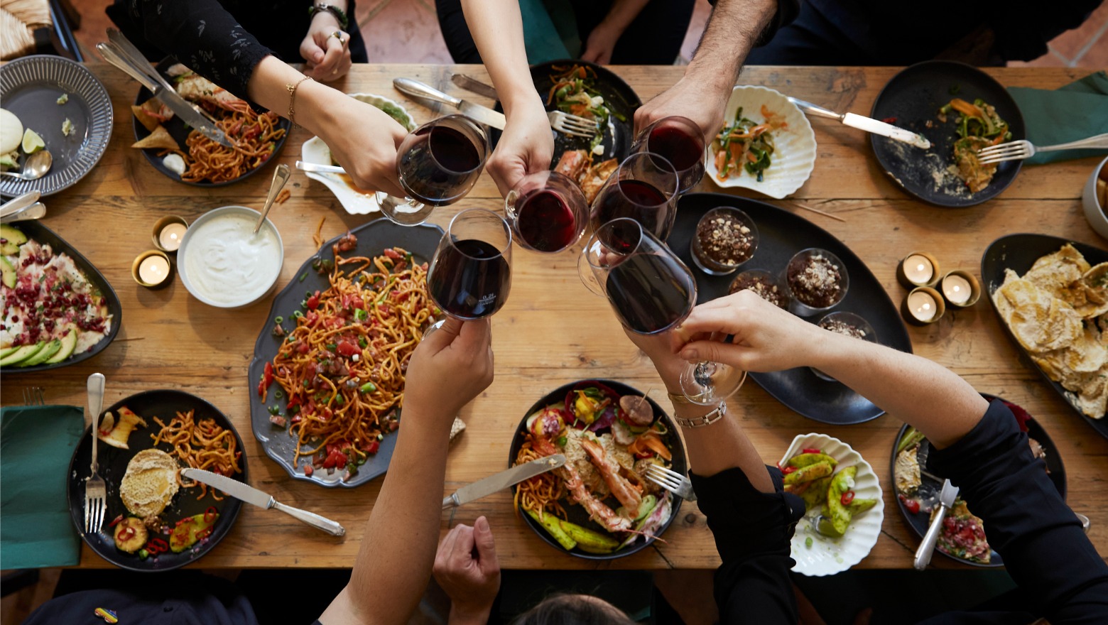 Tips for Eating Out at Restaurants While on a Budget | SoFi