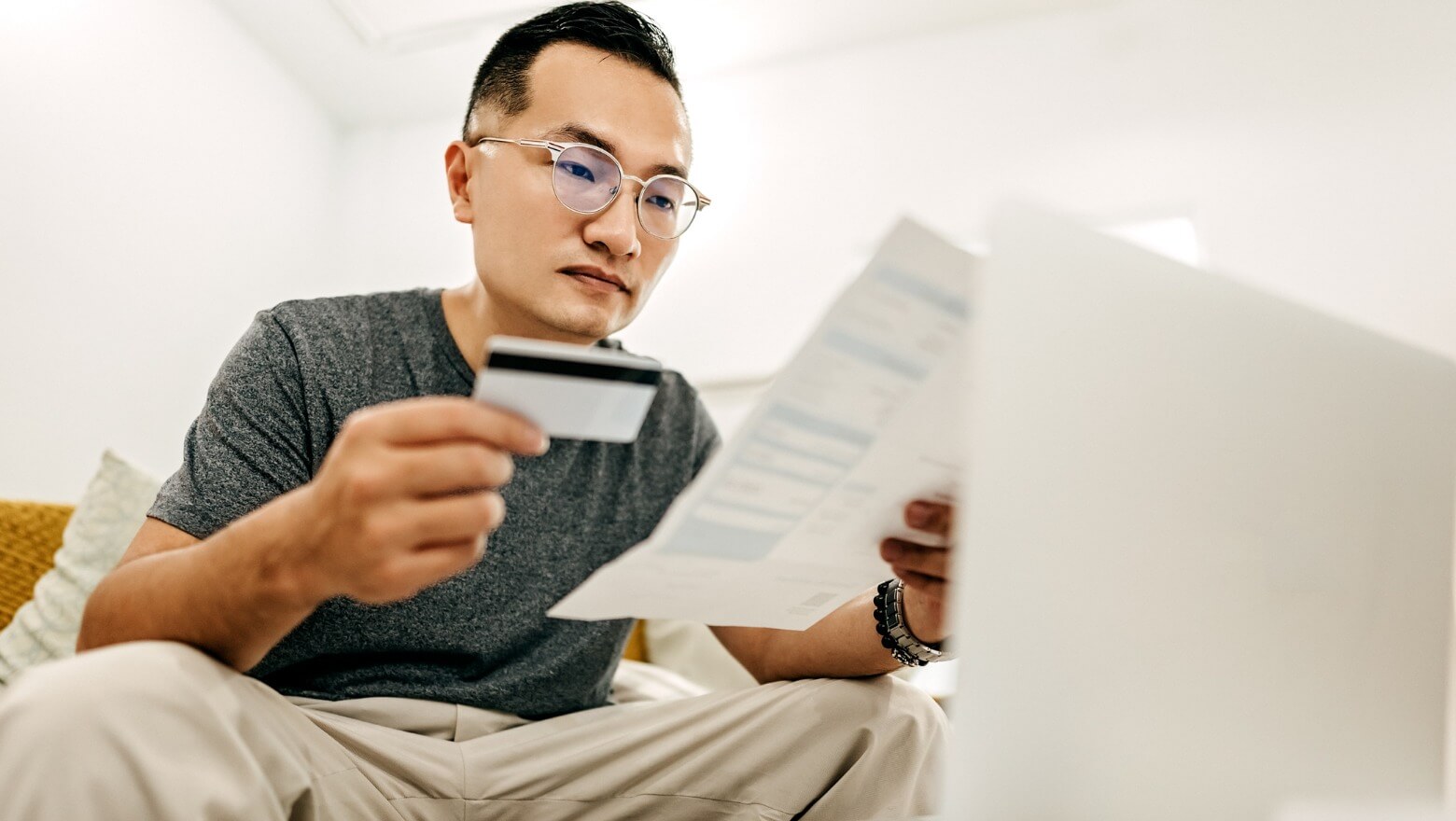 Tips for Handling Incorrect or Fraudulent Credit Card Charges | SoFi