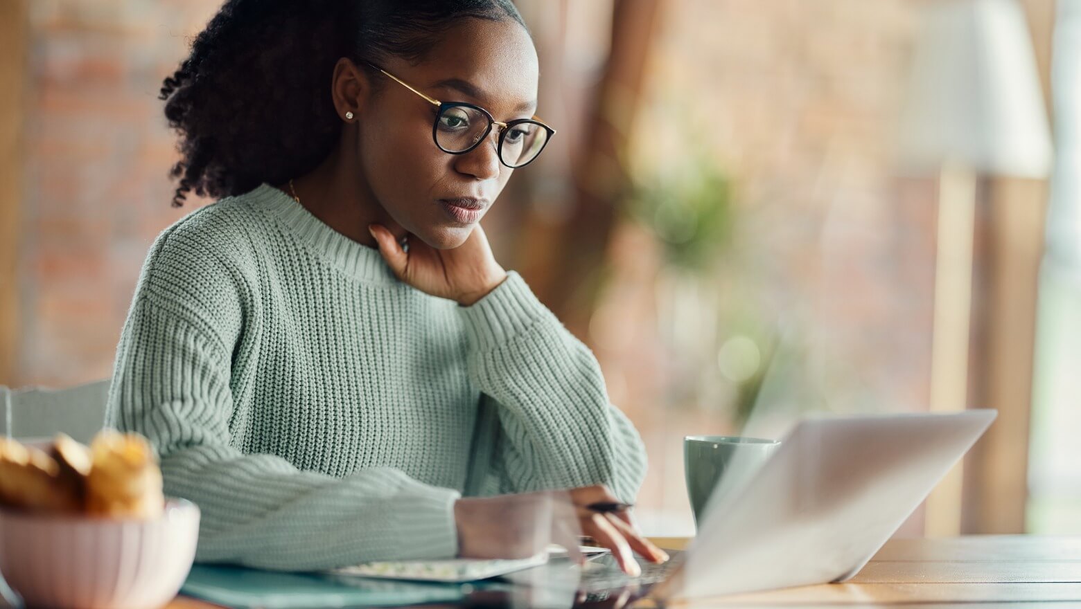 How to Trade the Bullish Harami Candlestick Pattern | SoFi