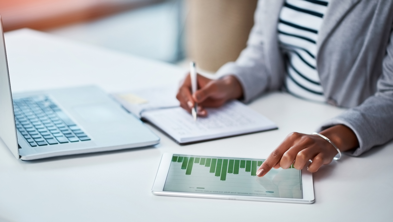 Guide to Biotech Investing: What to Know About Biotech Stocks | SoFi