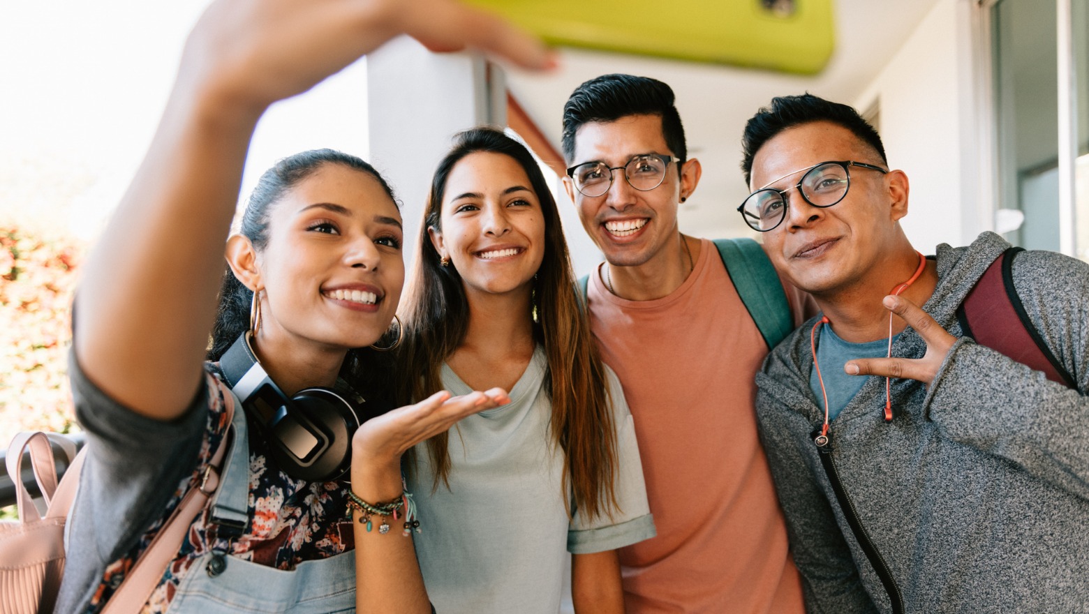 How to Find Scholarships and Grants for Hispanic Students | SoFi