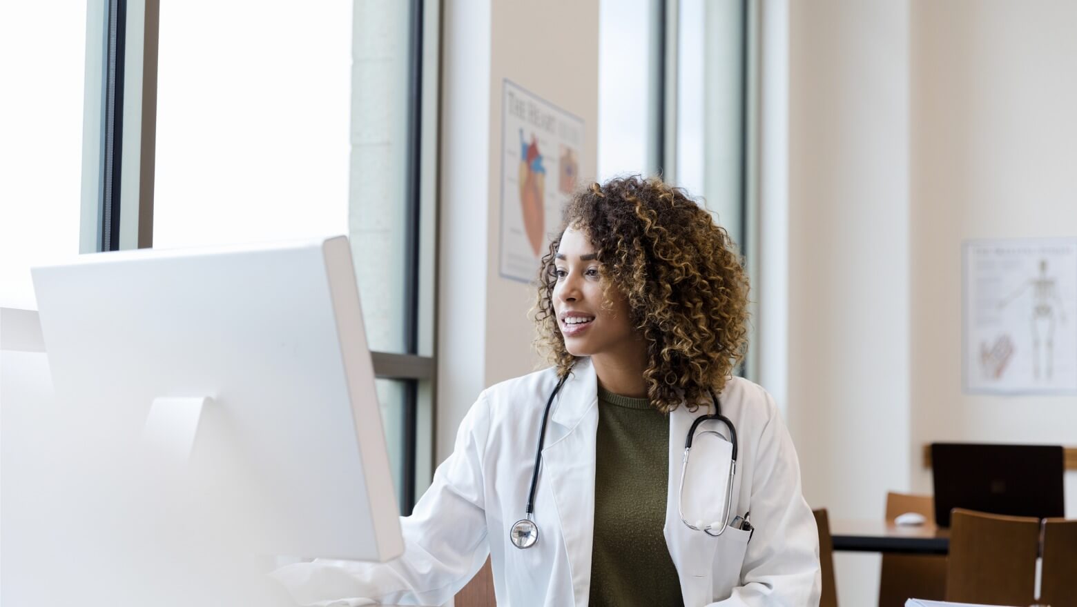 Nurse Practitioner vs. Physician Assistant: Key Differences | SoFi