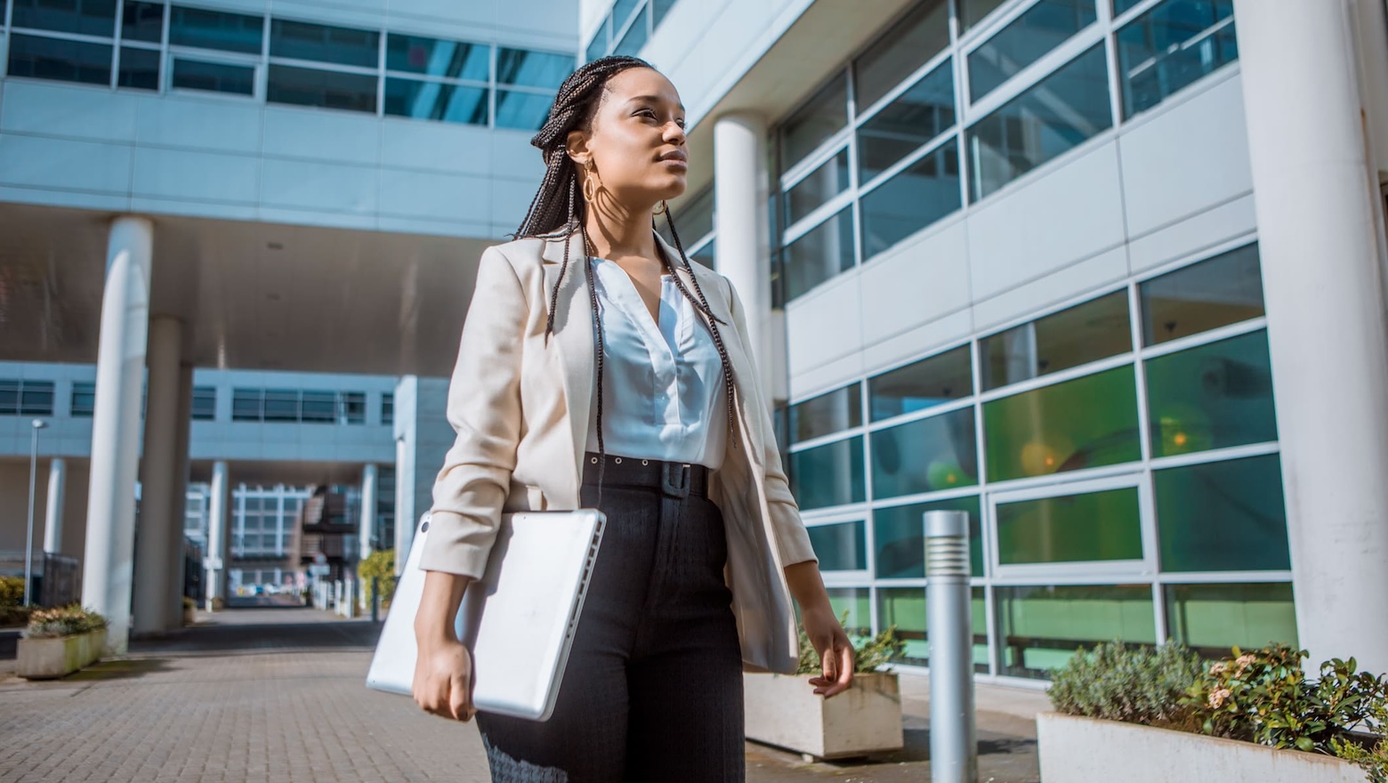 Types of Businesses: Structures, Pros, and Cons Explained | SoFi